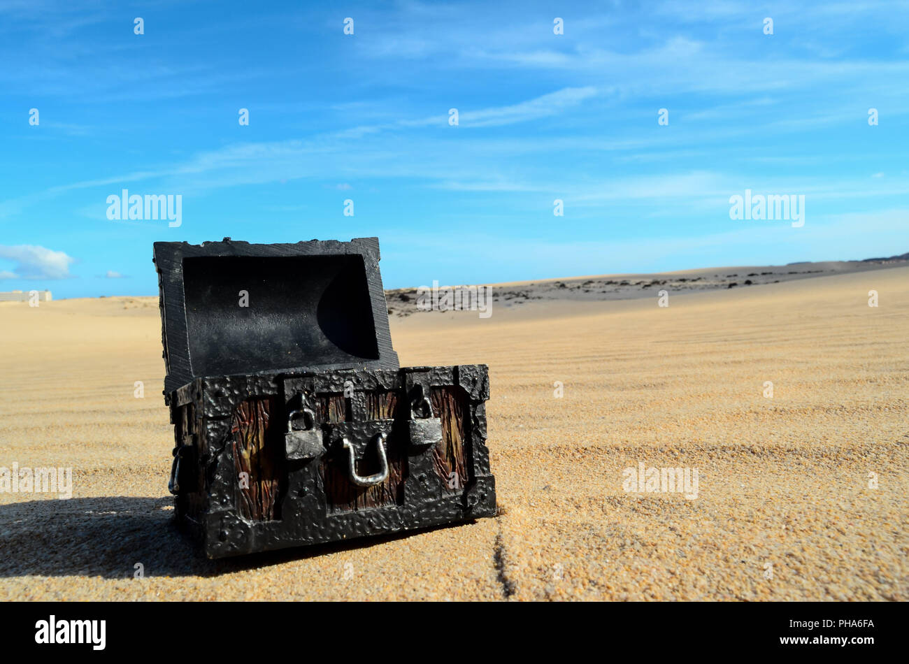 Object in the Dry Desert Stock Photo - Alamy