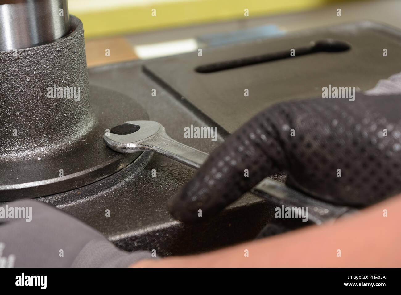 Schraube lockern hi-res stock photography and images - Alamy