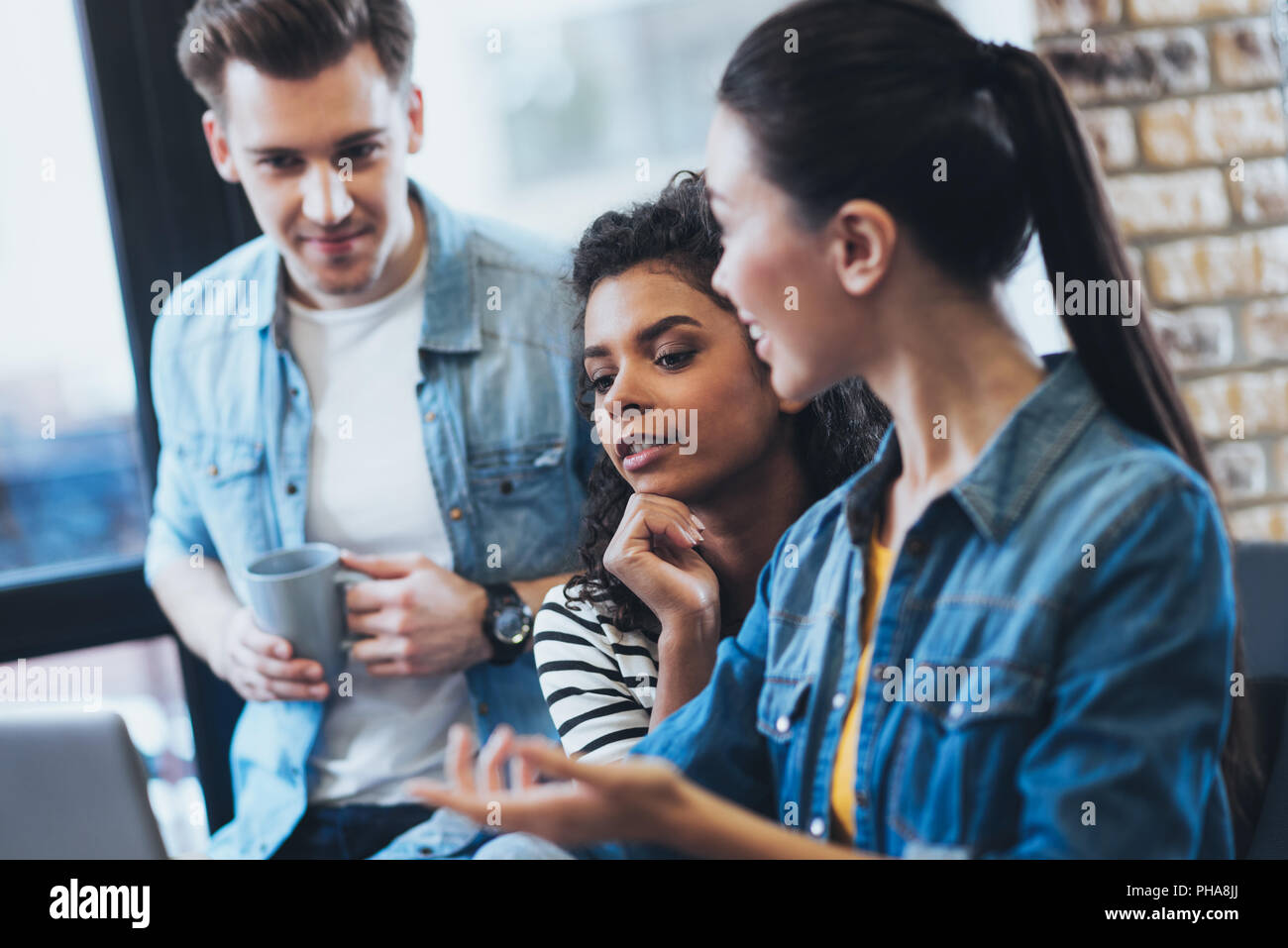 Sharing thoughts hi-res stock photography and images - Alamy