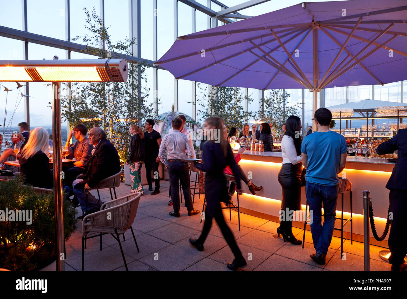 Situated 19th floor No.1 Spinningfields, 20 Stories glamorous ...