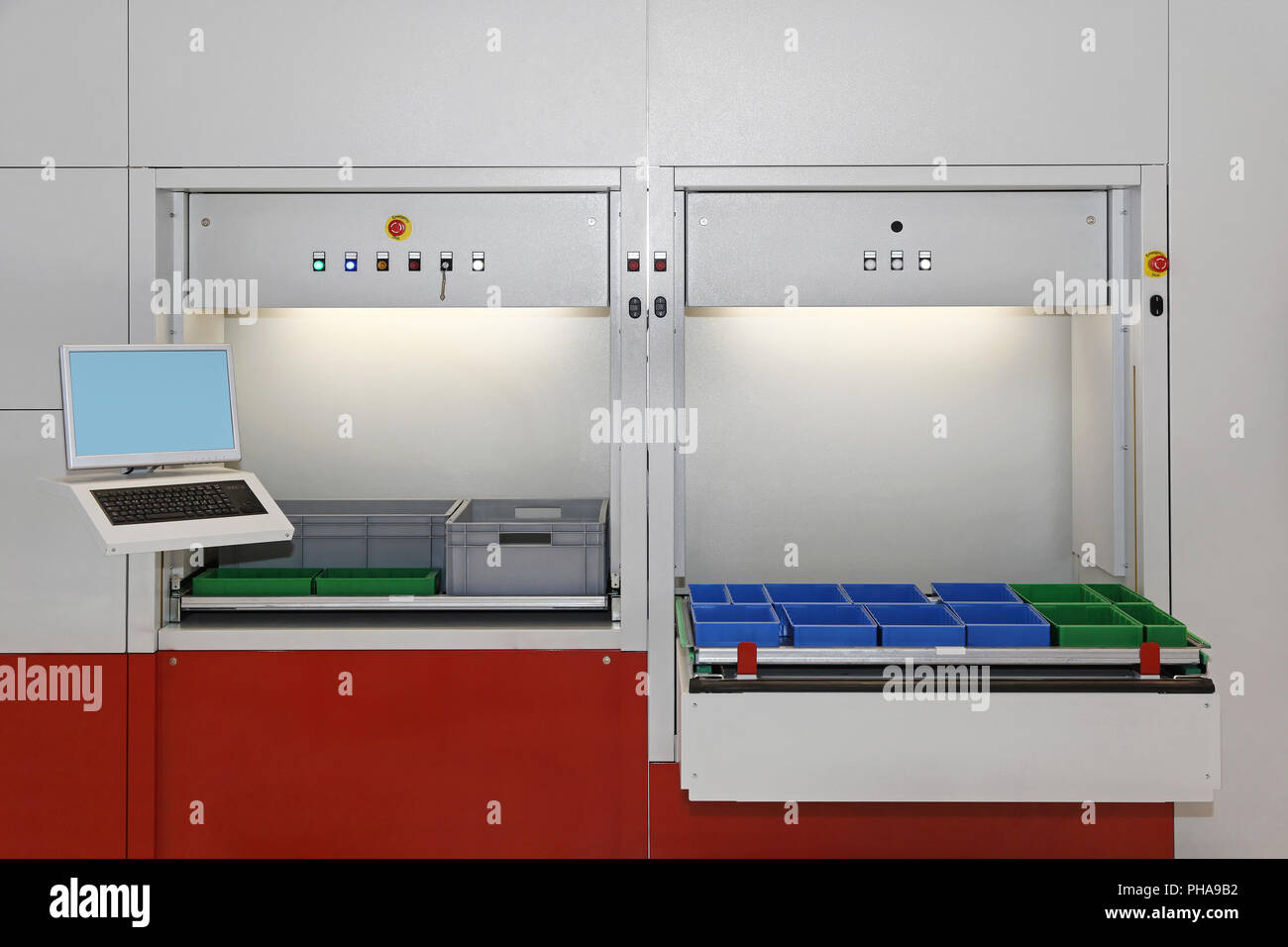 Vertical storage system in modern distribution warehouse Stock Photo ...