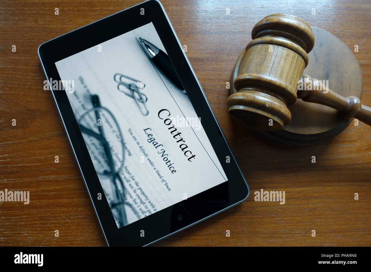 Computer contract hi-res stock photography and images - Alamy