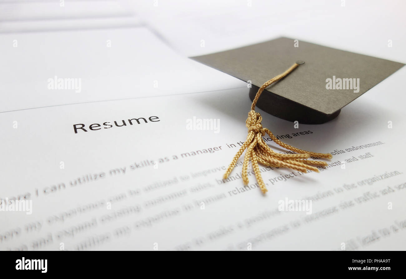 Graduation cap hire me hi-res stock photography and images - Alamy