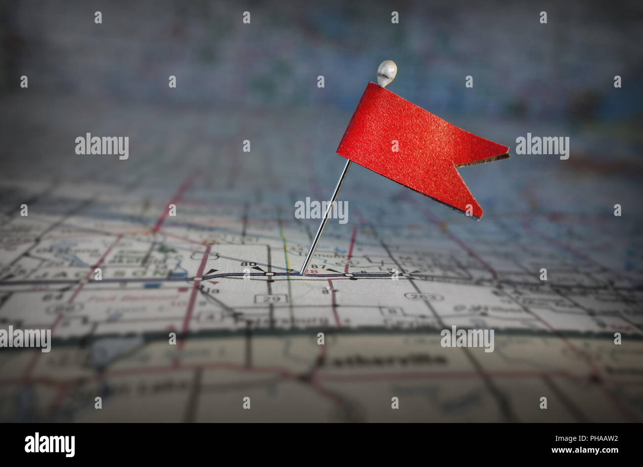 Location pin on map hi-res stock photography and images - Alamy