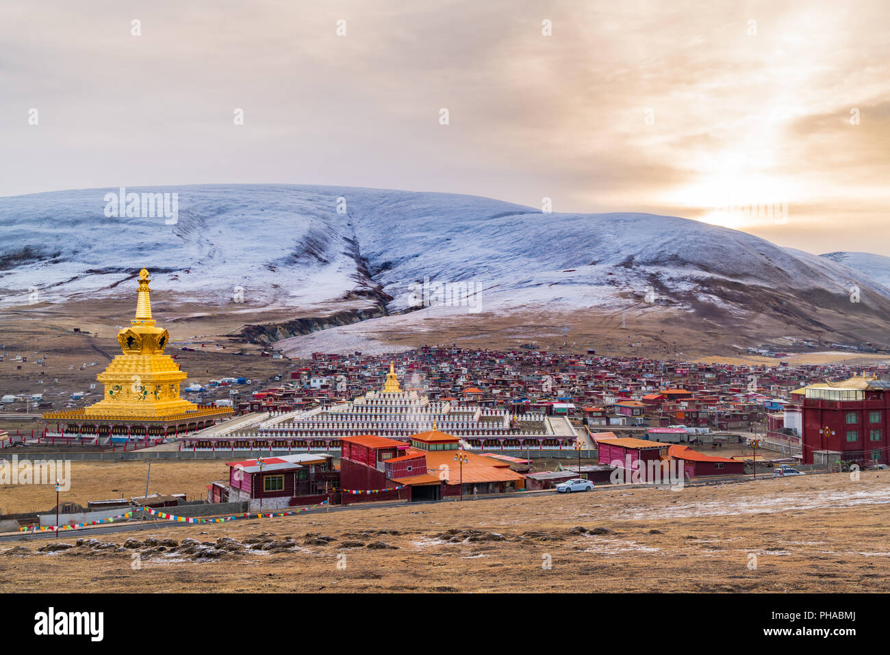 Yarchen hi-res stock photography and images - Alamy