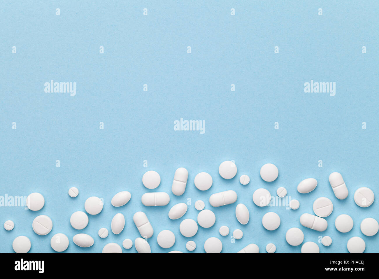 Blue vitamin pills hi-res stock photography and images - Alamy