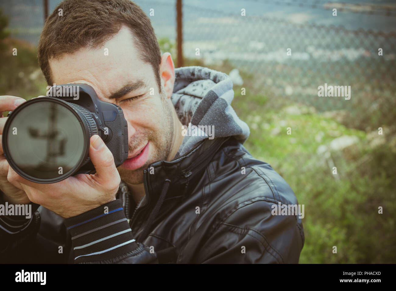 Shooting outside hi-res stock photography and images - Alamy