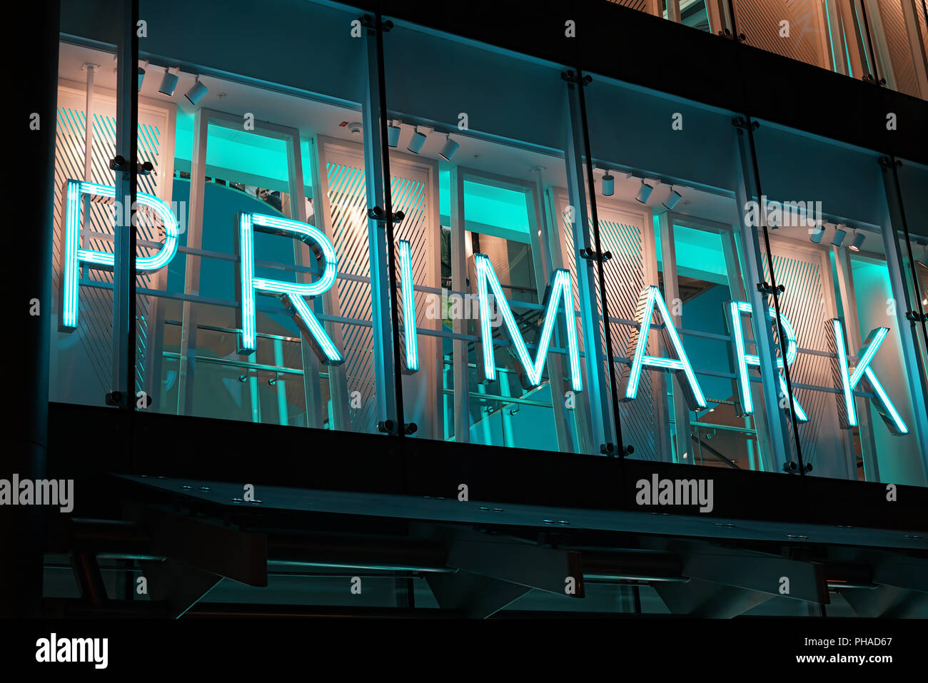 Primark at night hi-res stock photography and images - Alamy