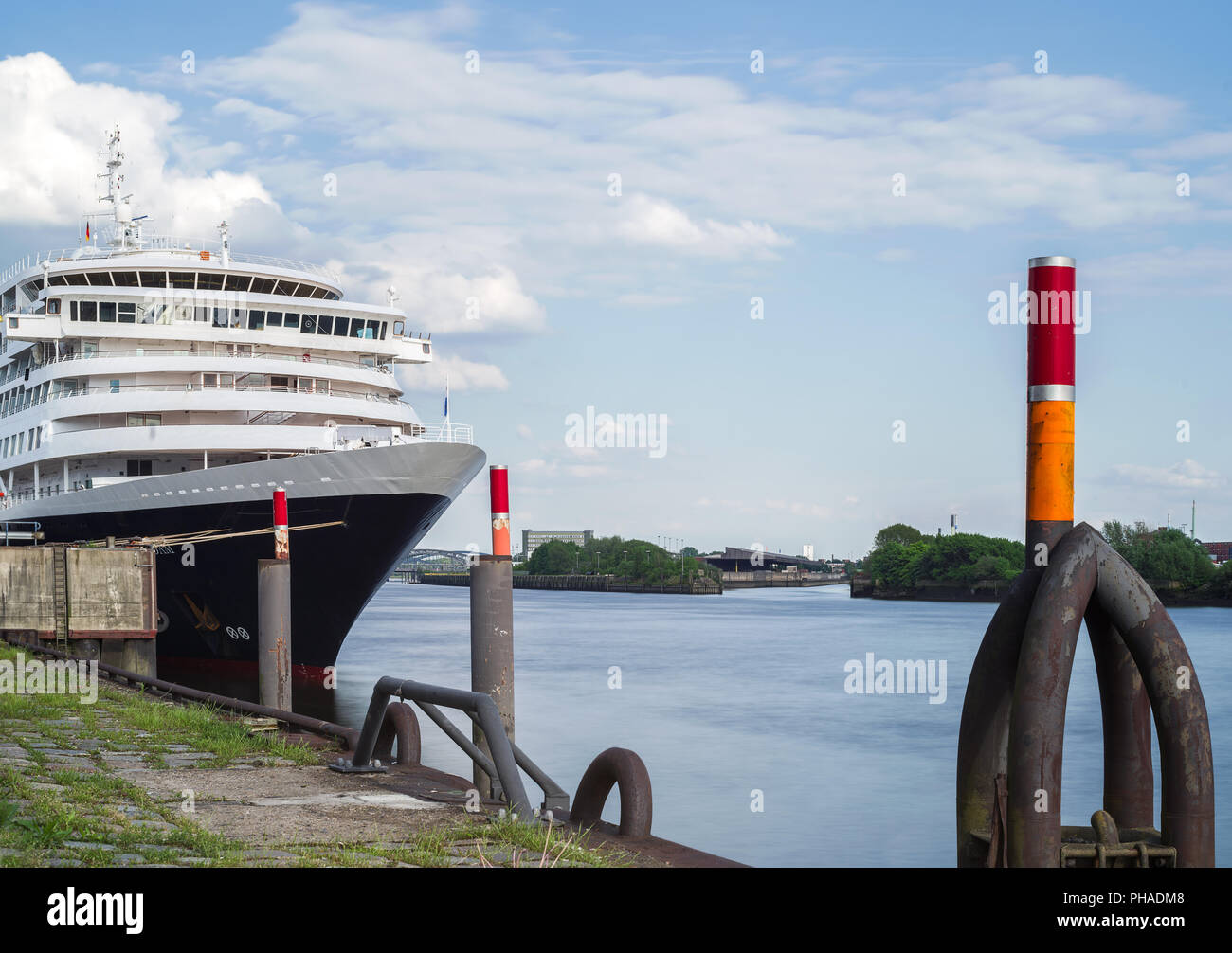 Ship in the harbor Stock Photo - Alamy