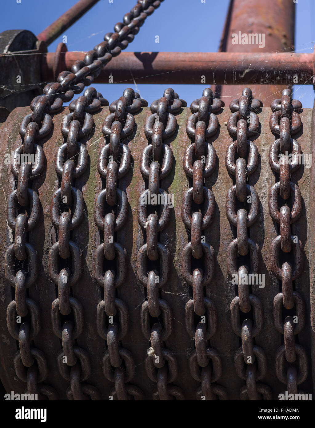 Rusty chain hi-res stock photography and images - Alamy