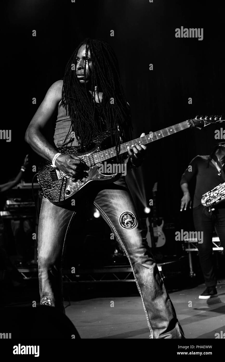Singer with dreadlocks Black and White Stock Photos & Images - Alamy
