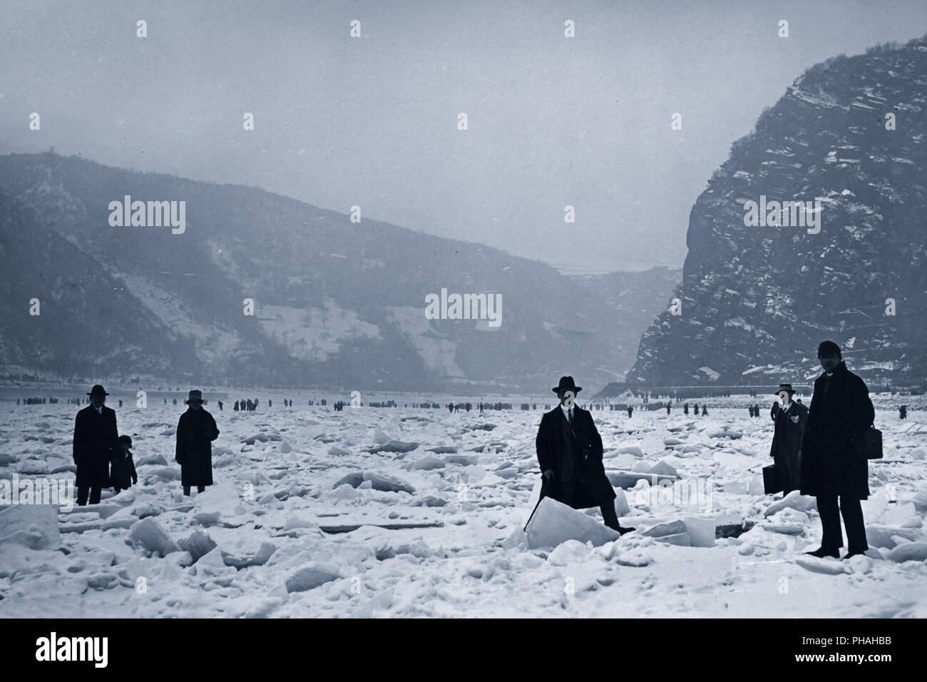 River Rhine, frozen, winter 1928/29 Stock Photo - Alamy