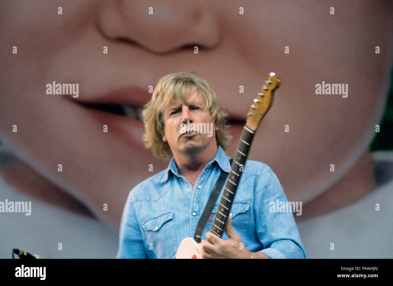 Rick Parfitt (Status Quo) (Michael Jackson and Friends) on 27.06.1999 ...