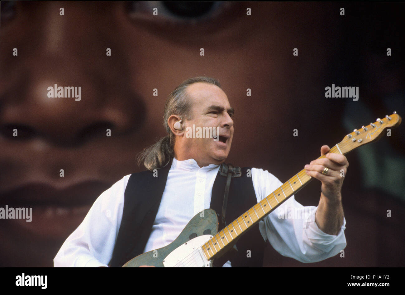 Francis Rossi (Status Quo) (Michael Jackson and Friends) on 27.06.1999 ...
