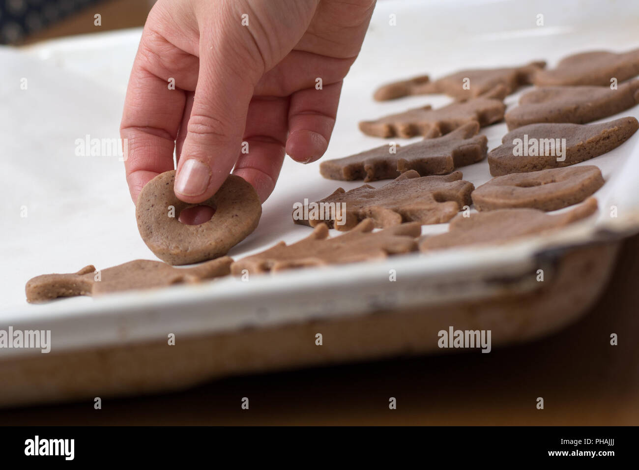 Preparation cookies on sheet pastry hi-res stock photography and images ...