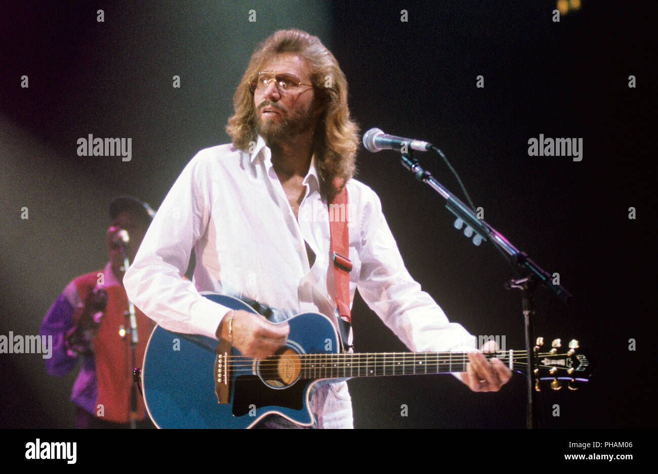 Barry gibb hi-res stock photography and images - Alamy