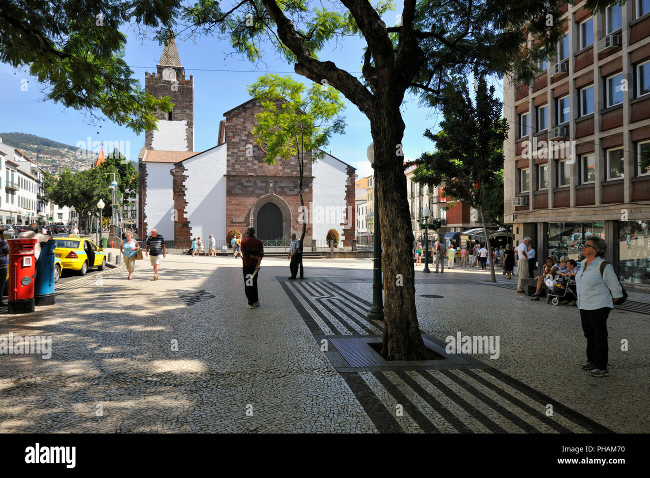Catholic church in funchal madeira hi-res stock photography and images ...