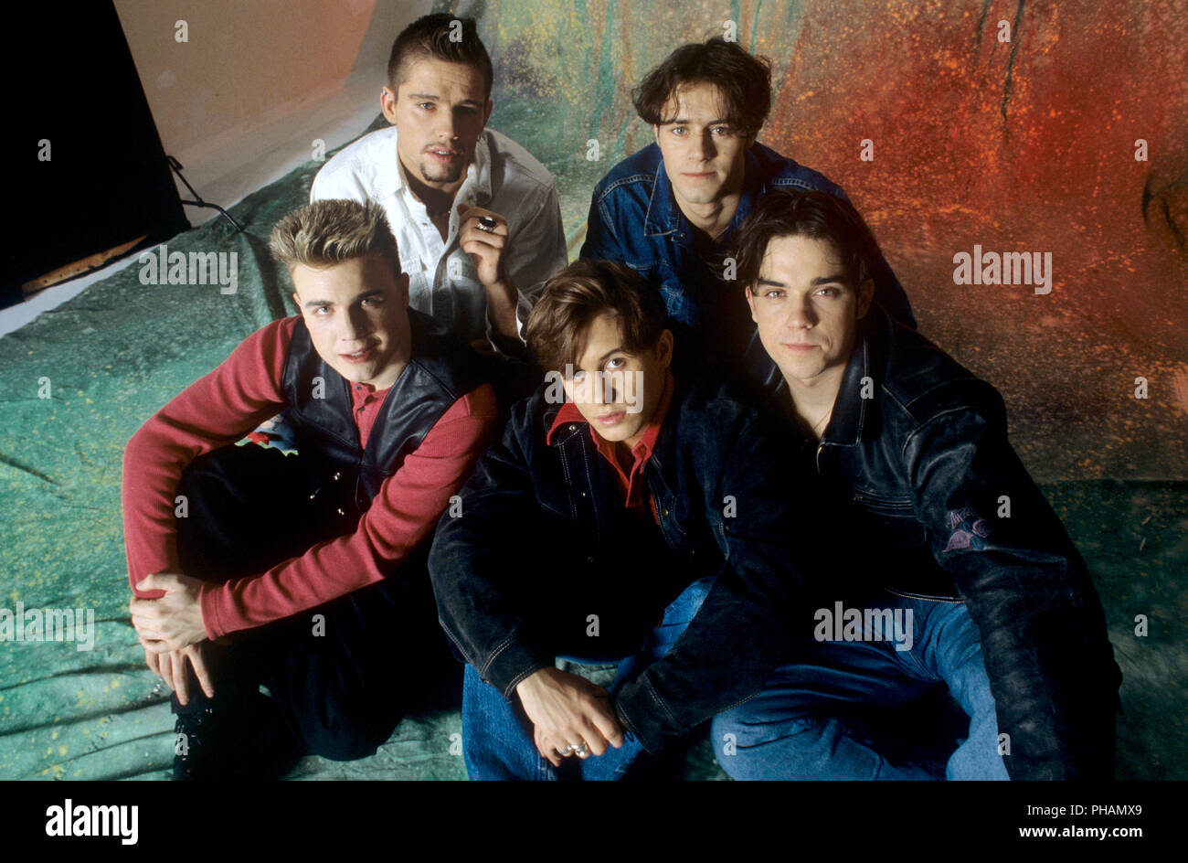 Take That (with singer Robbie Williams, r) on 15.01.1993 in München ...