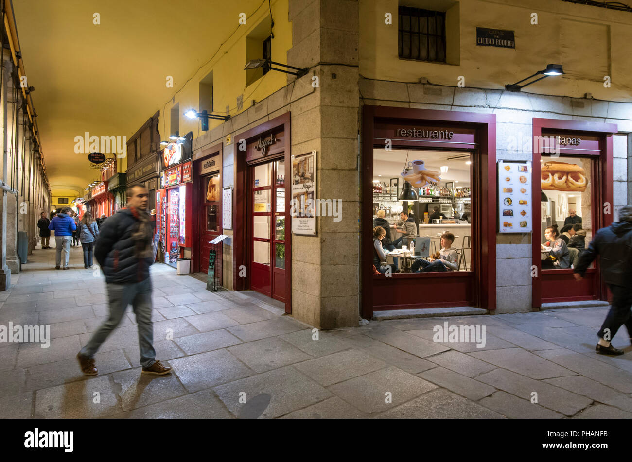 Madrid tapas street hi-res stock photography and images - Alamy