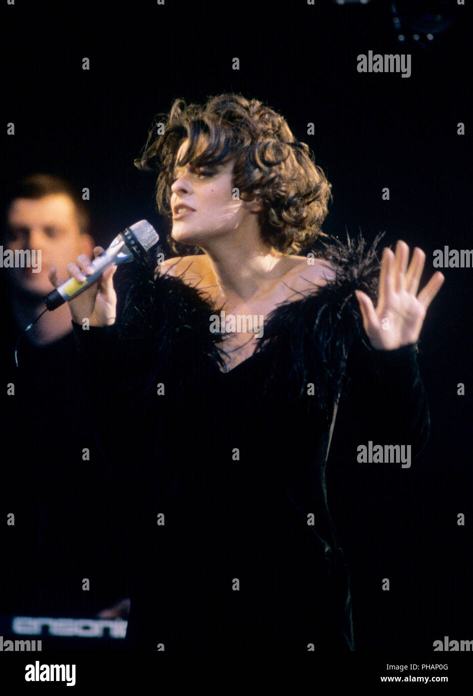 Lisa stansfield stage hi-res stock photography and images - Alamy