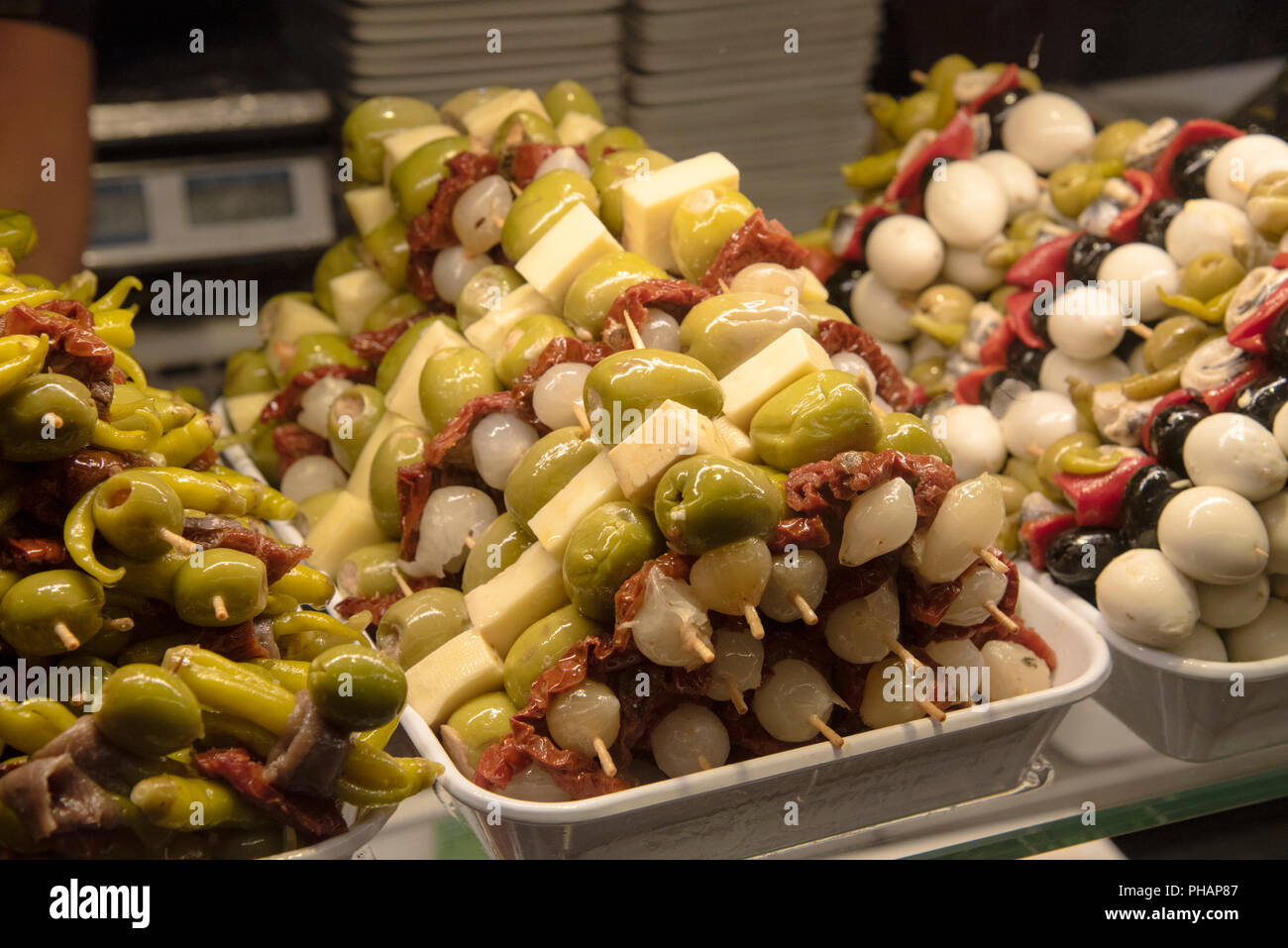 Tapas in the Mercado de San Miguel (food and tapas market), Madrid ...