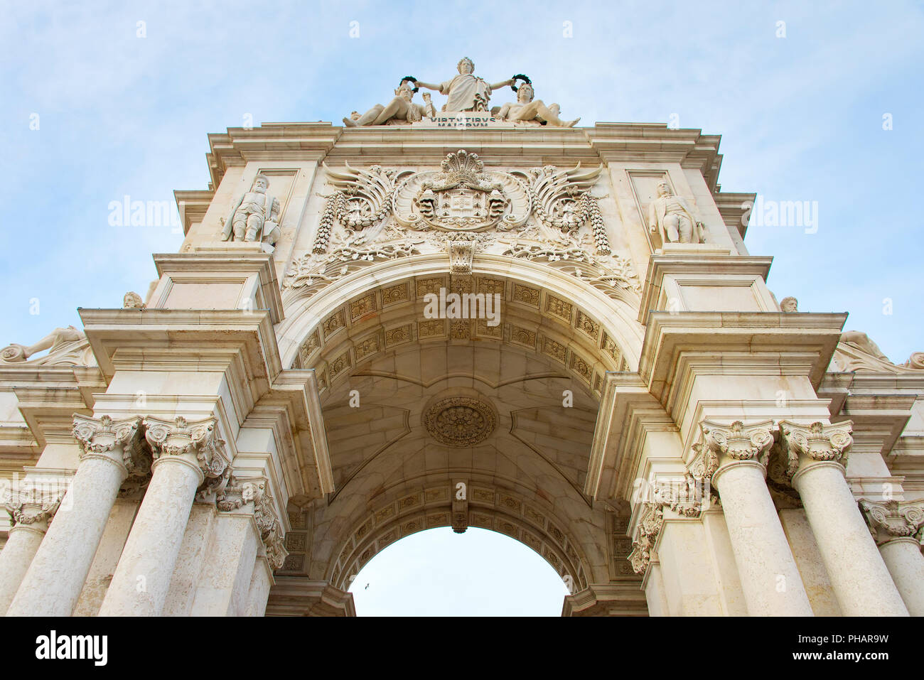 Lisbon triumphal arch hi-res stock photography and images - Alamy