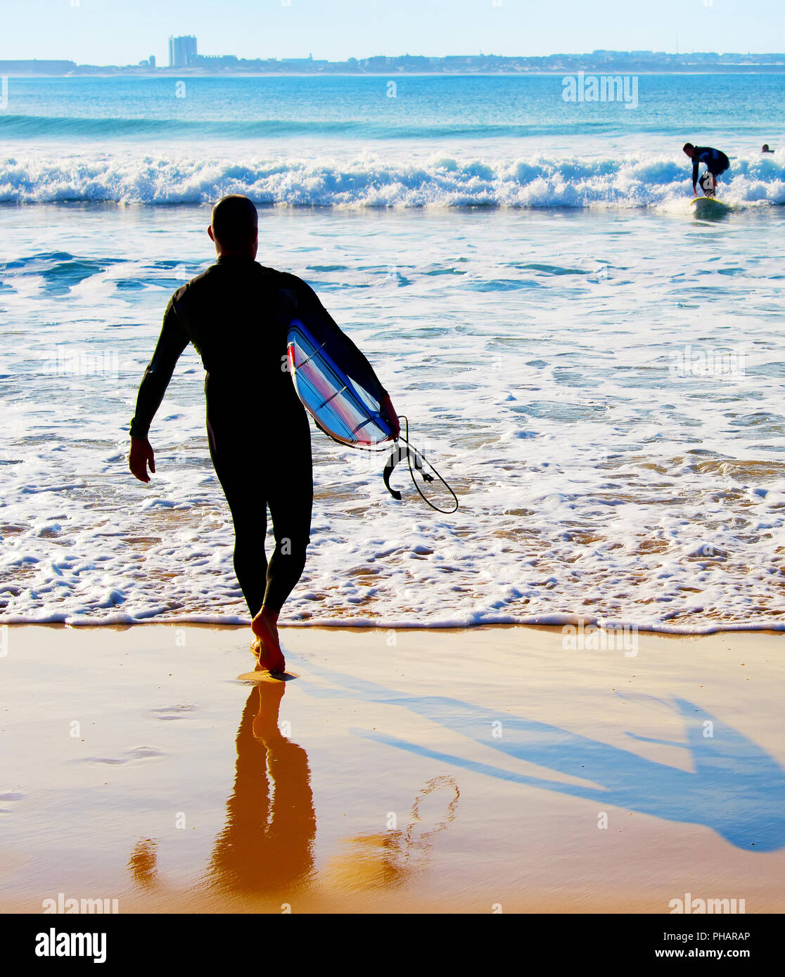 Surfer going ocean hi-res stock photography and images - Alamy