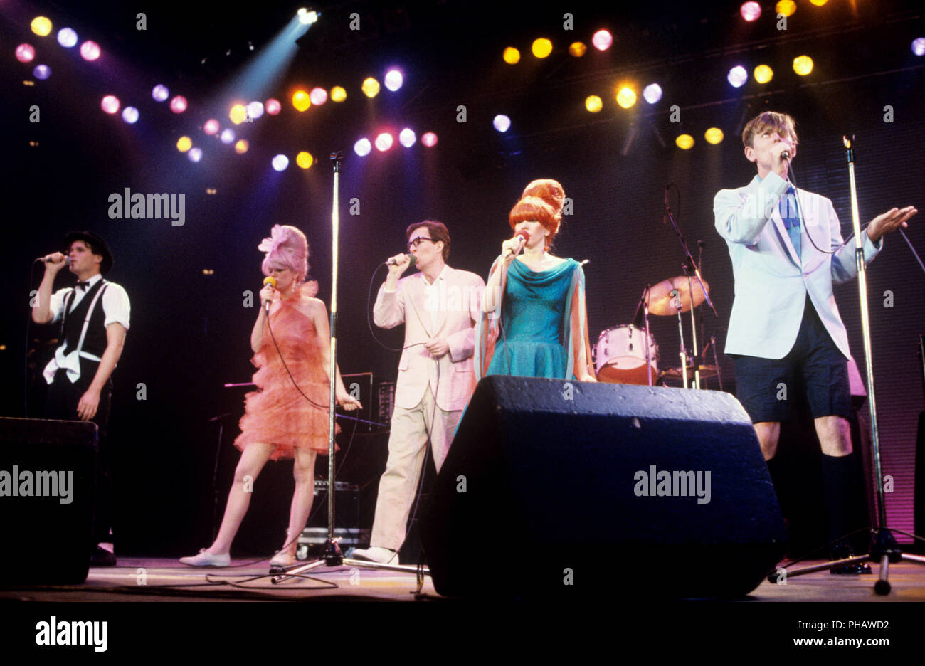 B 52s band hi-res stock photography and images - Alamy