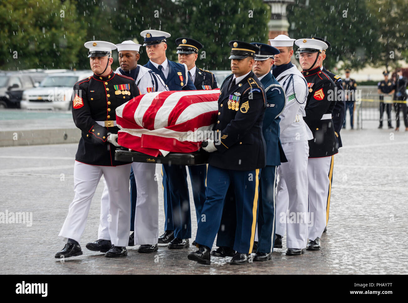 Washington, DC, USA. 31st Aug, 2018. Joint service members of a ...