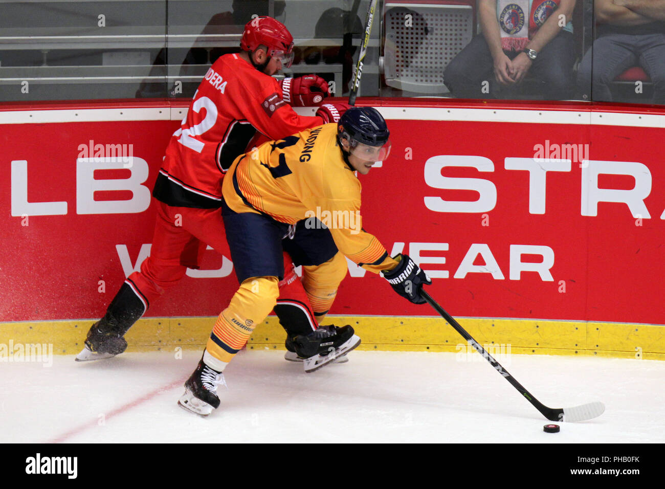 Widing hi-res stock photography and images - Alamy