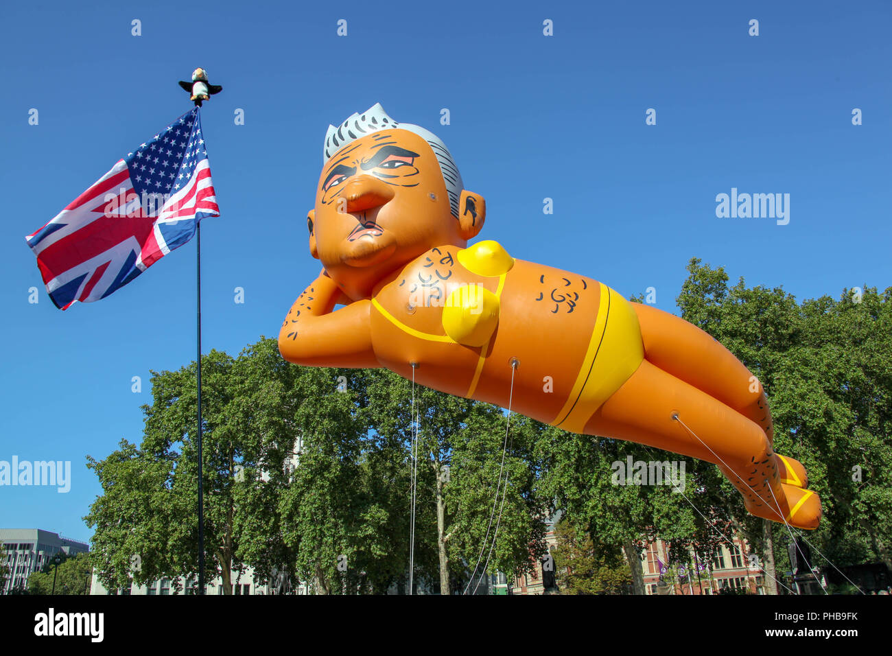 London, UK. 1st September 2018. The Sadiq Khan Balloon with a US/UK ...