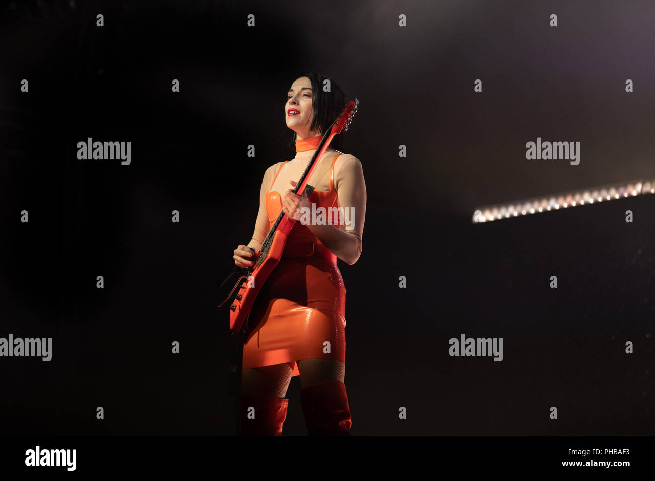 St vincent singer hi-res stock photography and images - Alamy