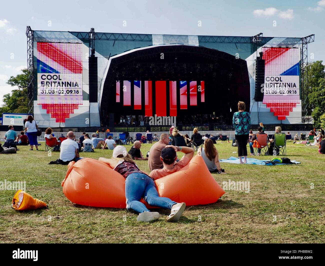 Knebworth Park, Hertfordshire, UK. 1st Sept 2018. Crowds start to ...