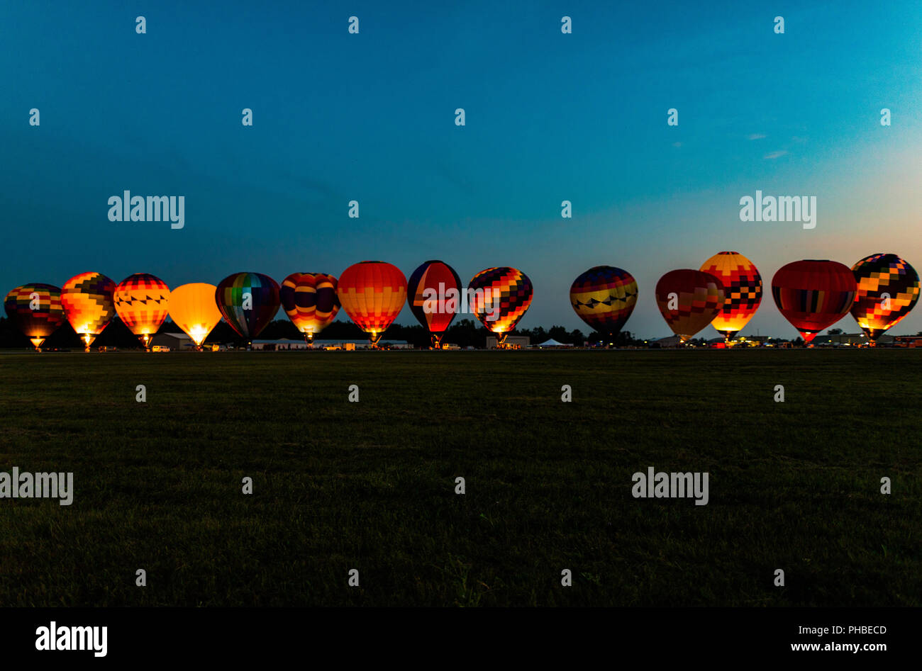 Balloon event hi-res stock photography and images - Alamy