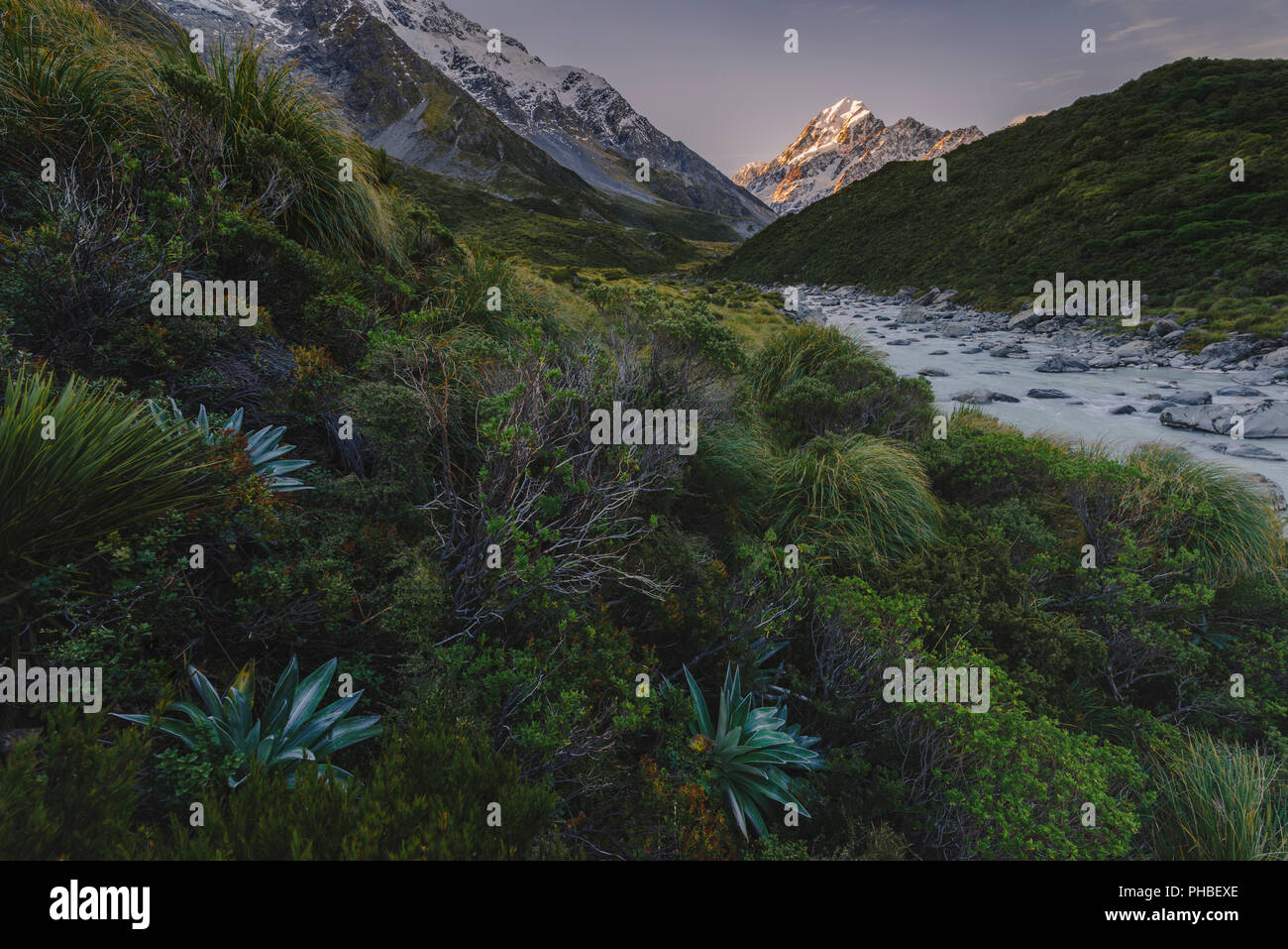 Mount Cook landscape from the Hooker Valley, Mount Cook National Park ...