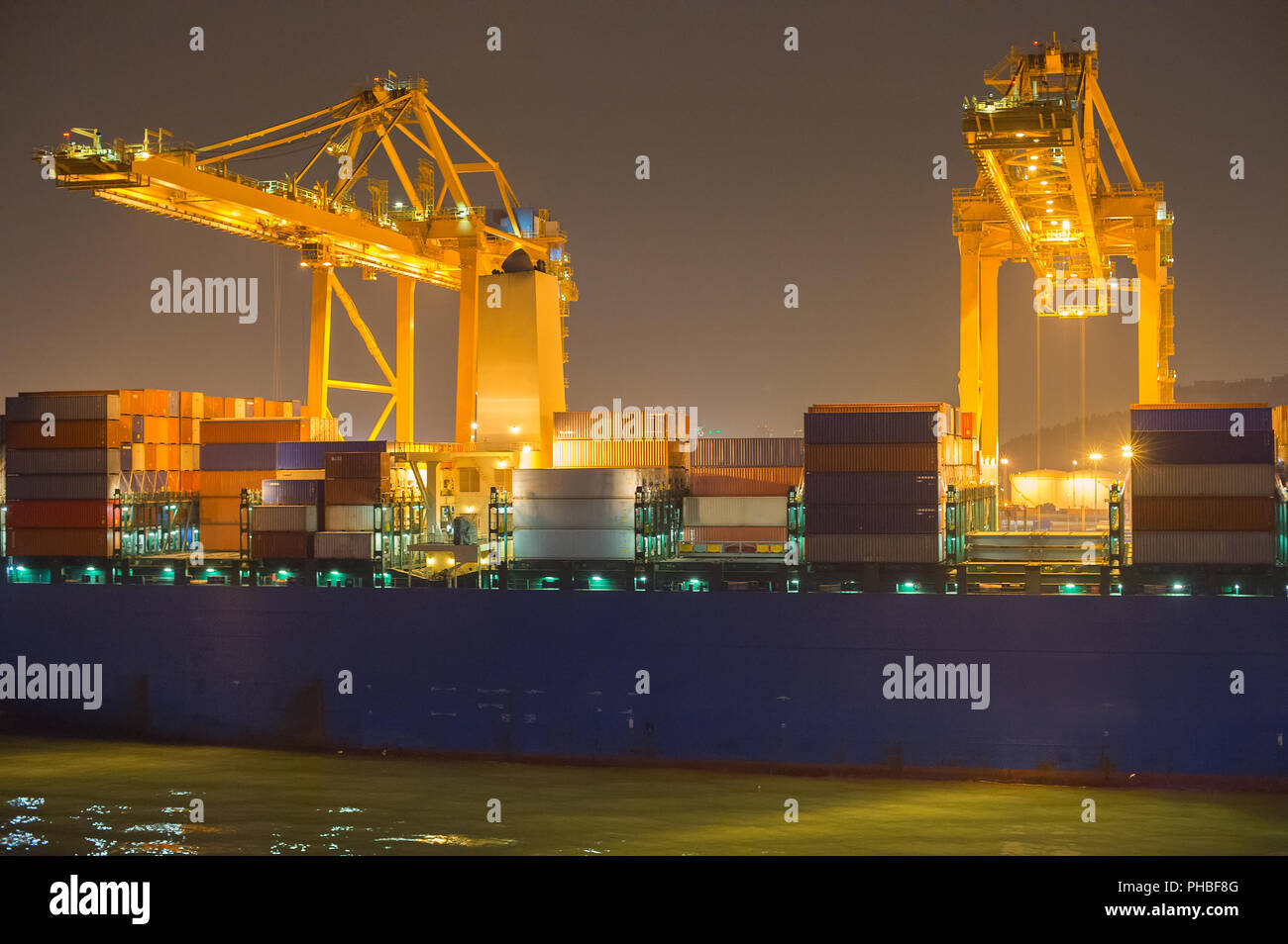 Night shipment hi-res stock photography and images - Alamy