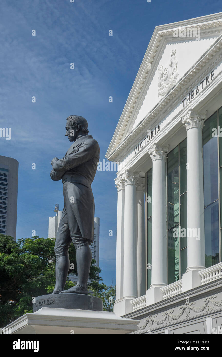 Statue of Sir Stamford Raffles and Victoria Theatre, Singapore, Southeast Asia, Asia Stock Photo ...
