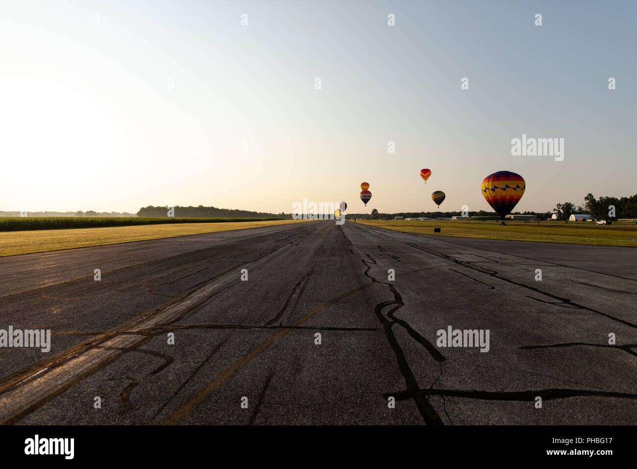 Small hot air balloon hi-res stock photography and images - Alamy