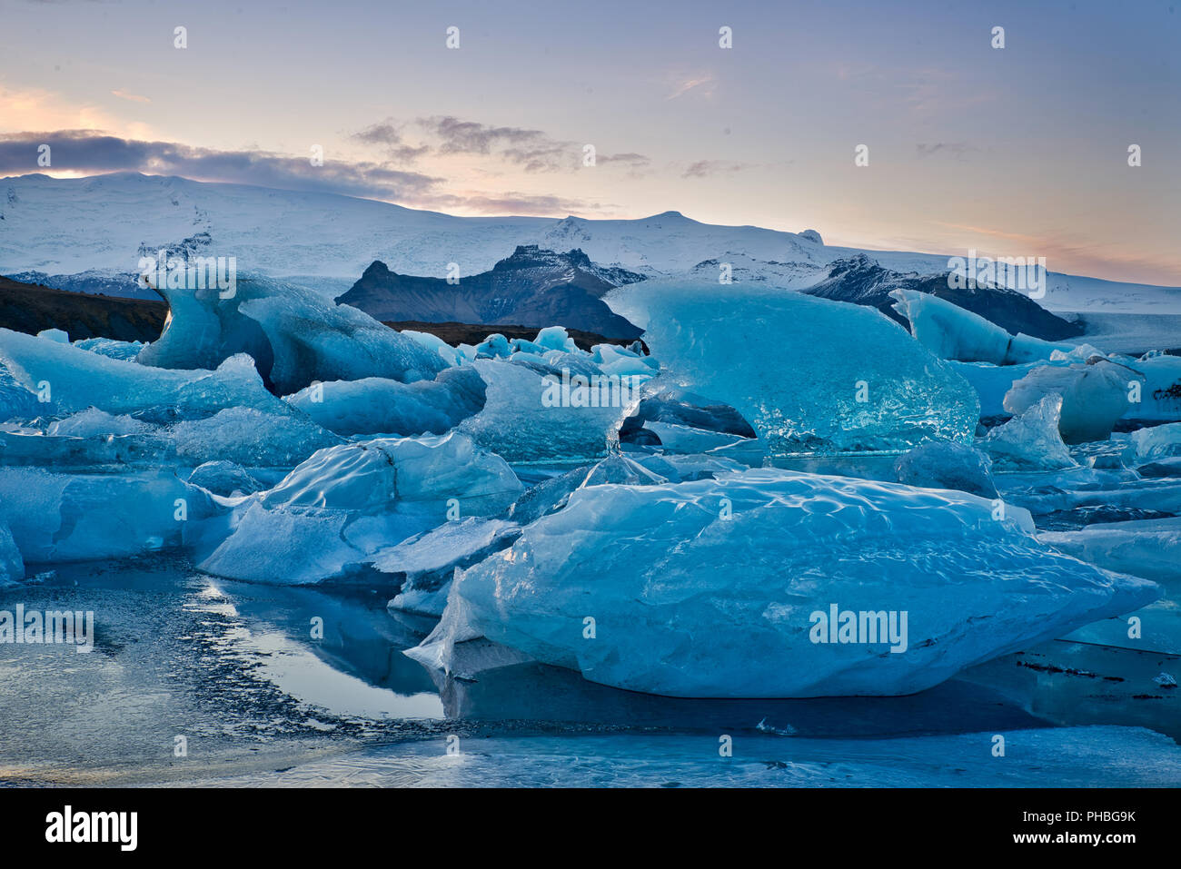 Cool weather environment hi-res stock photography and images - Alamy