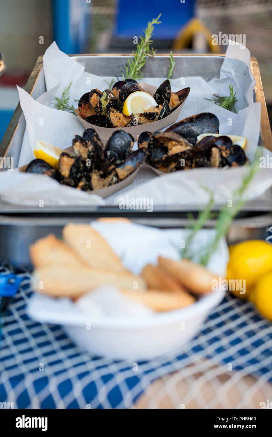 Baking shellfish hi-res stock photography and images - Alamy