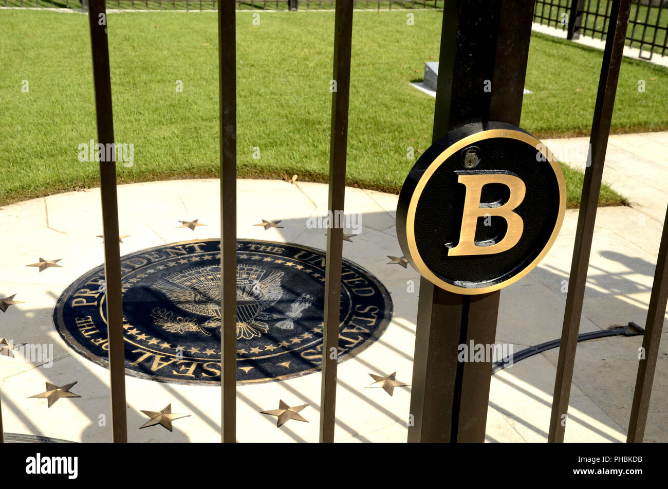 Barbara Bush burial site at the George Bush Presidential Library on the ...