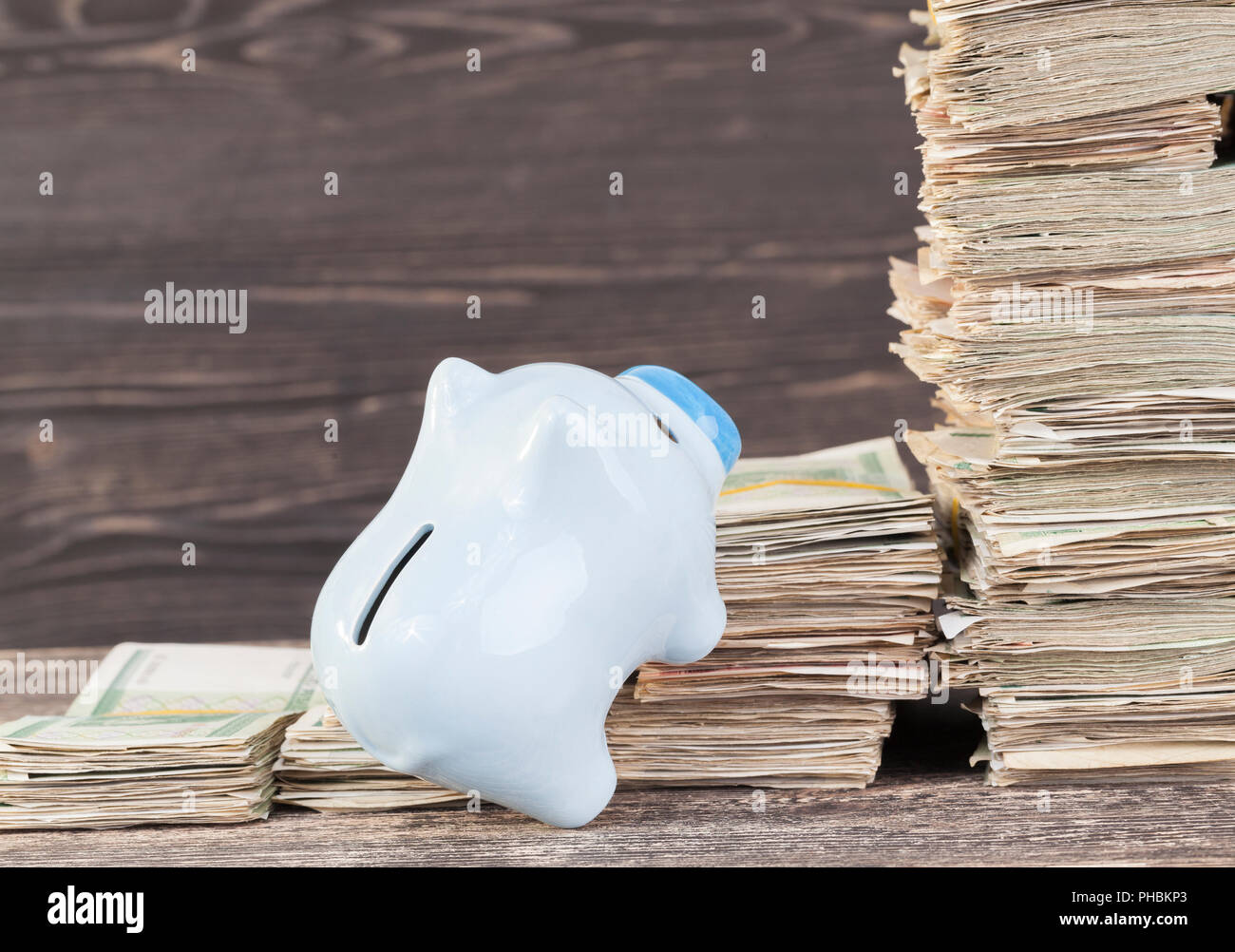 the blue piggy piggy is used to save its savings in coins for ...