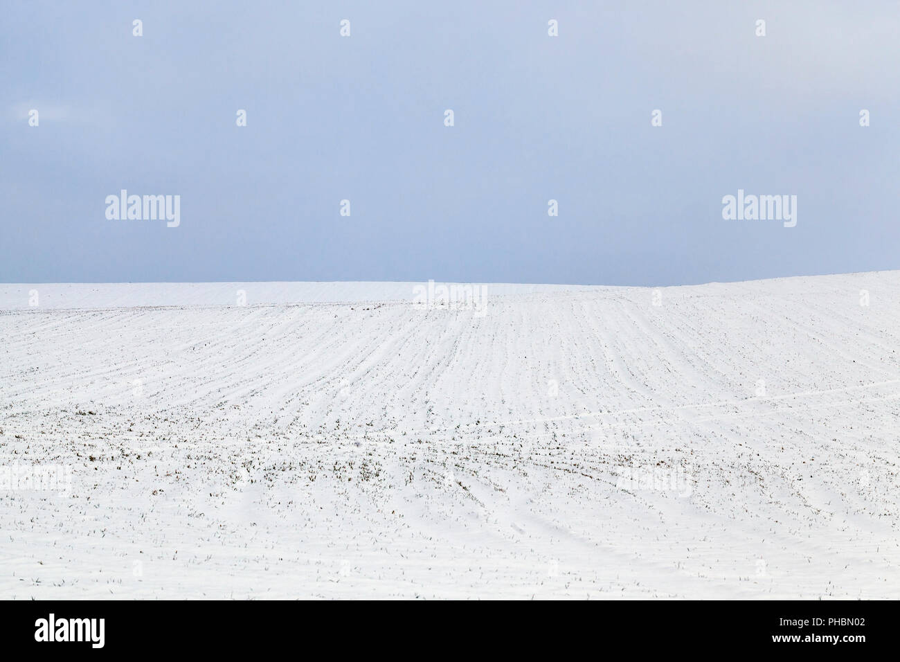 Overcast sky over snow hi-res stock photography and images - Alamy