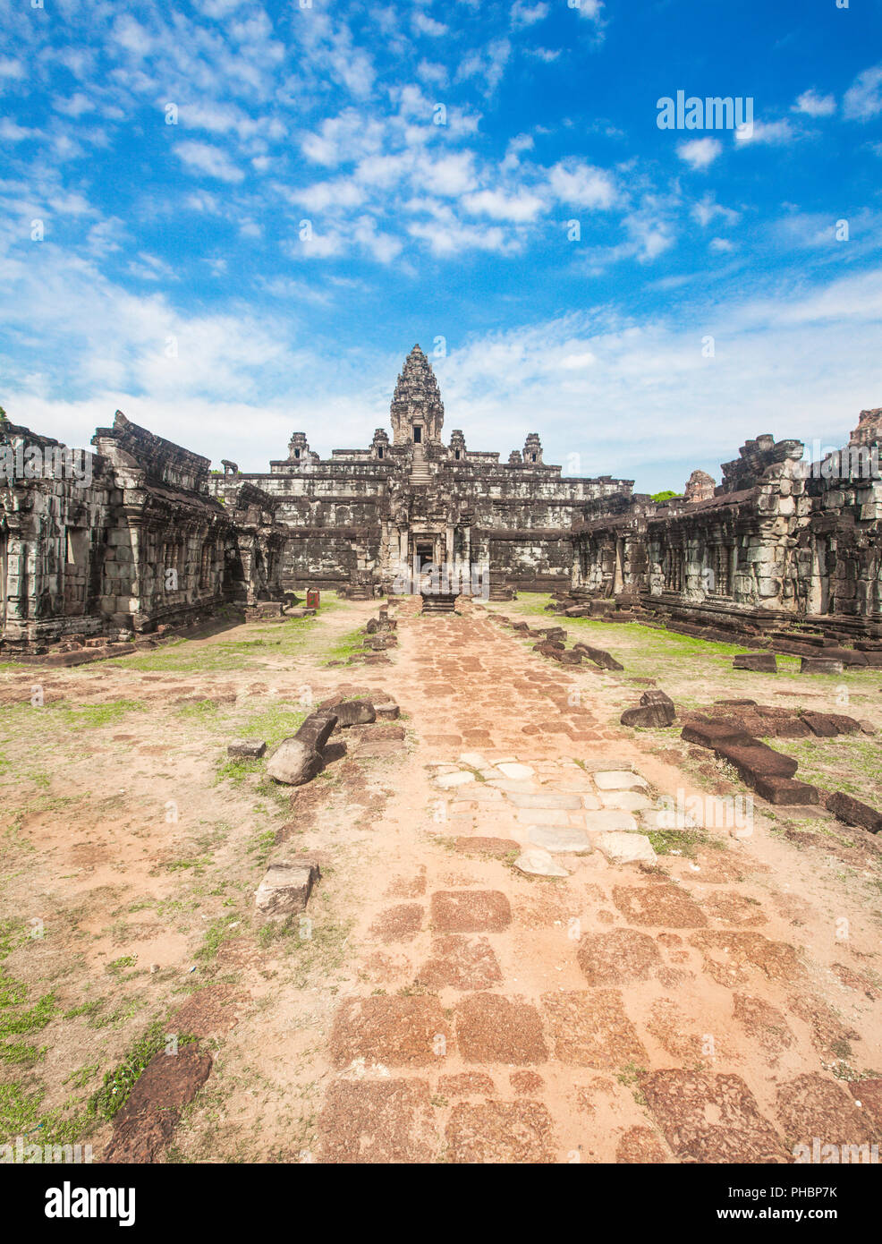 Wat prasat hi-res stock photography and images - Alamy