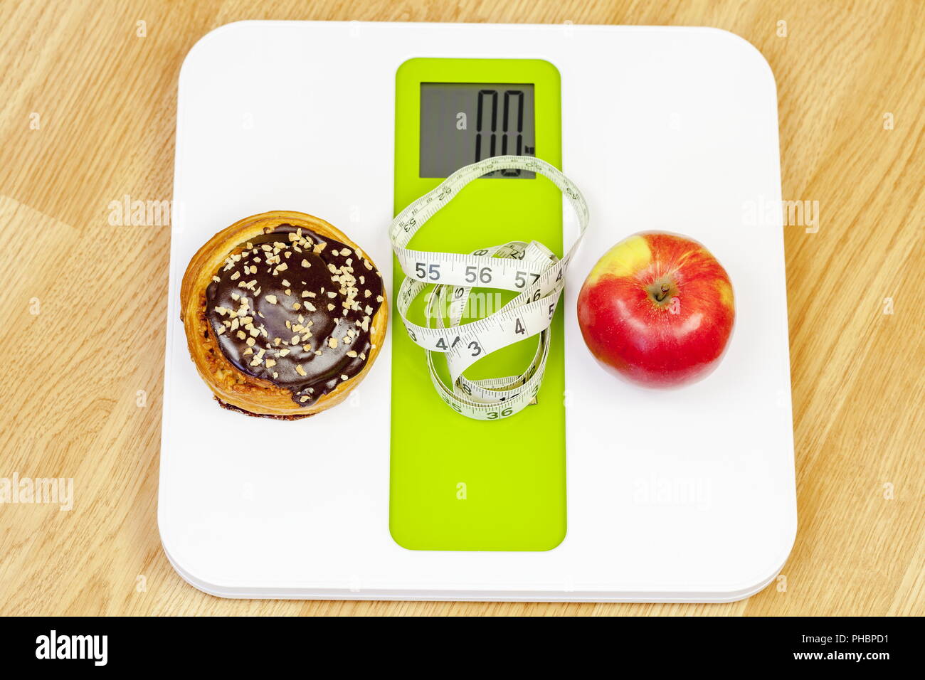 Balance scale apple hi-res stock photography and images - Alamy