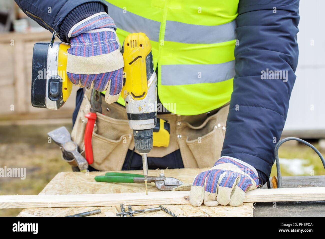 Using electric drill hi-res stock photography and images - Alamy