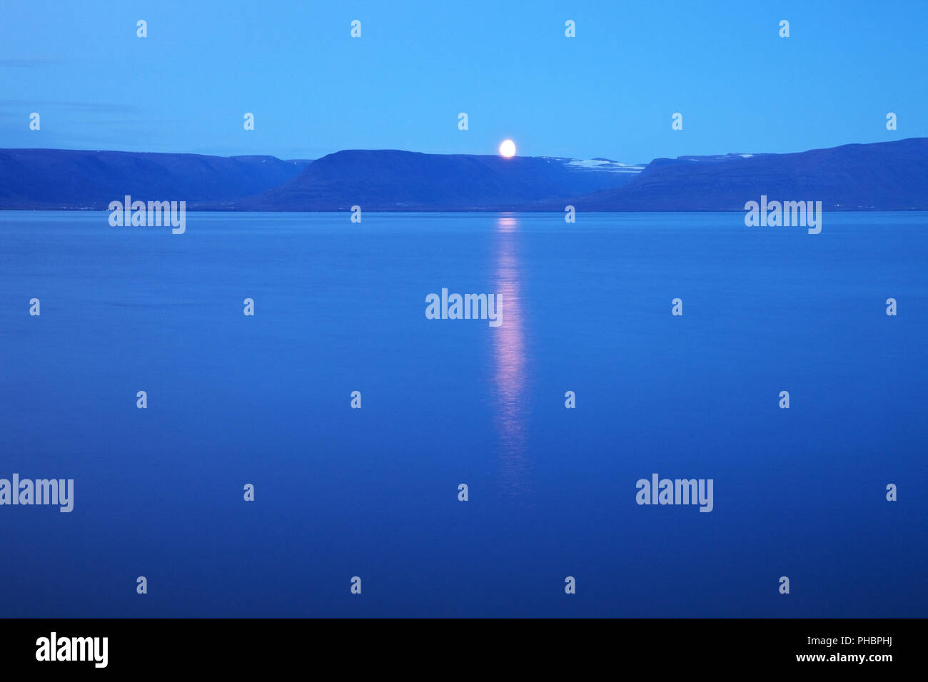 Moonrise Over Water High Resolution Stock Photography and Images - Alamy