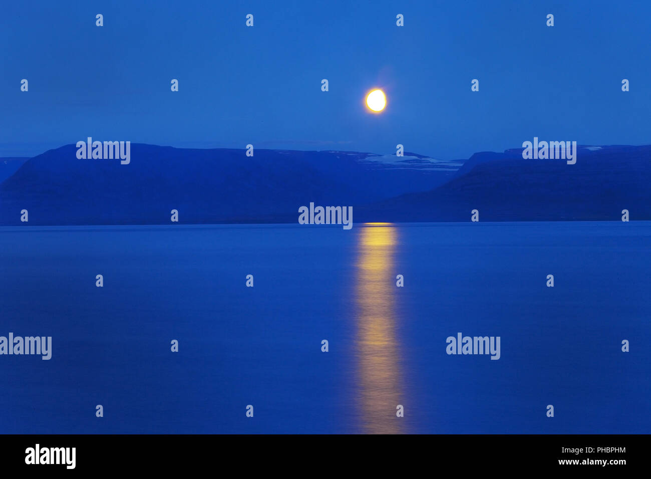 Moonrise Over Water High Resolution Stock Photography and Images - Alamy