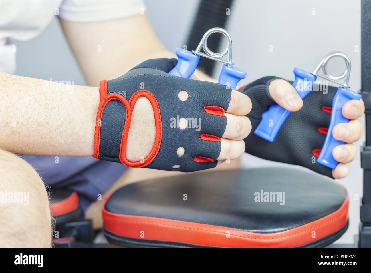 Hand expander hi-res stock photography and images - Alamy