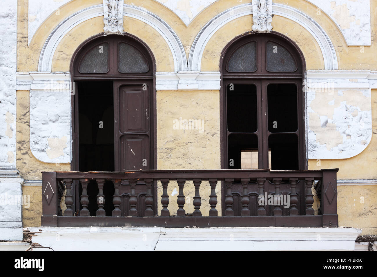 Old wooden balcony hi-res stock photography and images - Alamy